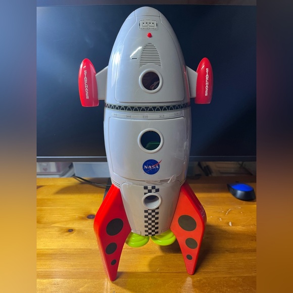 Constructive Playthings | Toys | Space Mission Rocket Ship Playset 7 ...